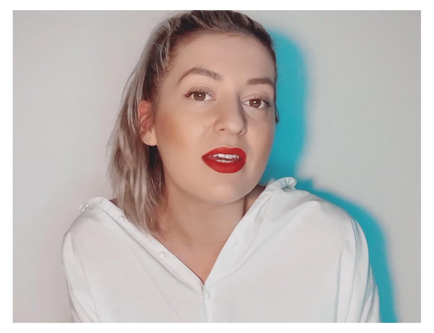 Krásne sesterské vyznanie: Mladý objav Andy Lou vydáva svoj prvý ...