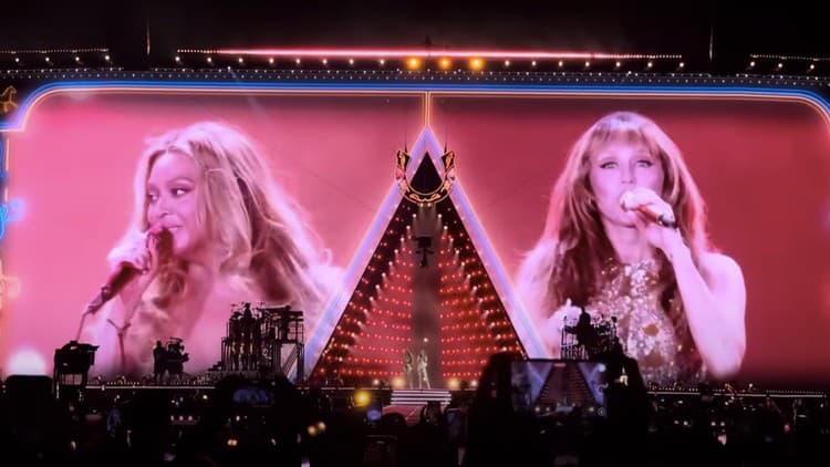 Beyoncé a Miley Cyrus spolu na pódiu! V Paríži spievali prvýkrát naživo ...