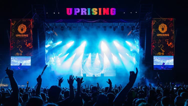 Dážď, divoký rap, jungle aj legendy reggae. Uprising napriek nepriazni ...