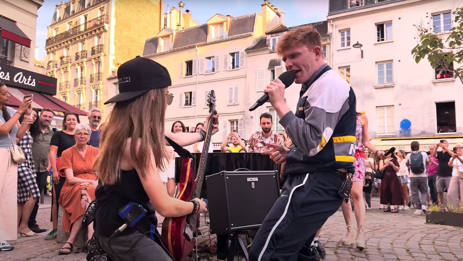Neuveriteľný flashmob v uliciach Paríža: Pozrite si, ako 30 hudobníkov ...